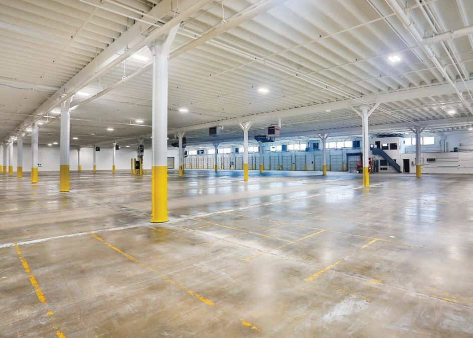 Southwest Crossing Logistics Center - 5500 South Fwy, Fort Worth, TX 76115 | CommercialCafe.com